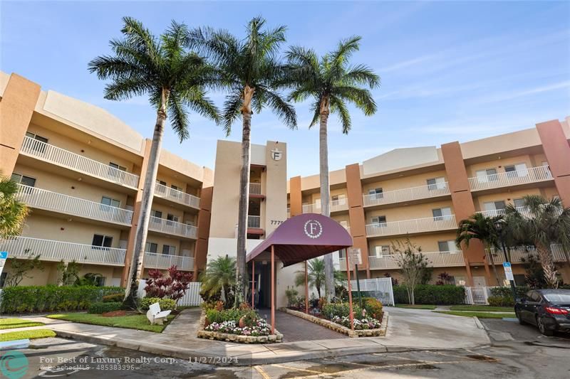 Kings Point | MLS# F10405112 7775 Yardley Dr 315, Tamarac, Florida 33321